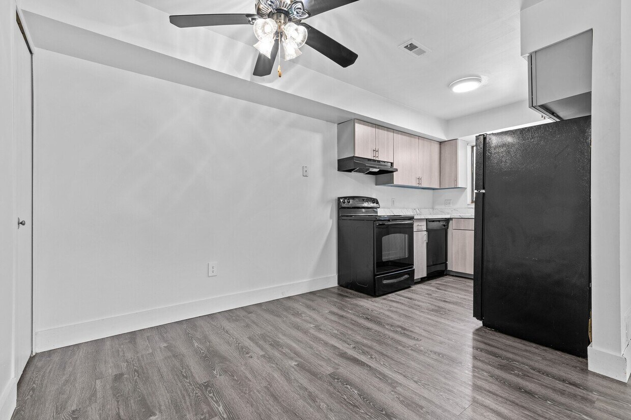 Pilgrim Village - Canton, MI - 7655 Balmoral Dr Canton, MI 48187 ...