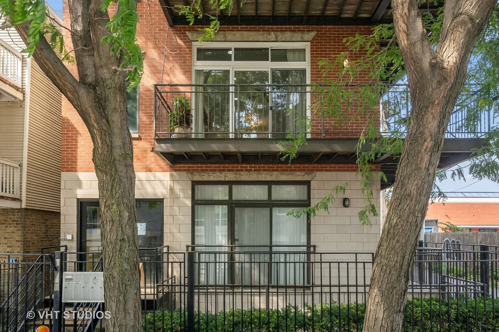 1216 W Augusta Blvd Unit 1, Chicago, IL 60642 - Condo for Rent in ...