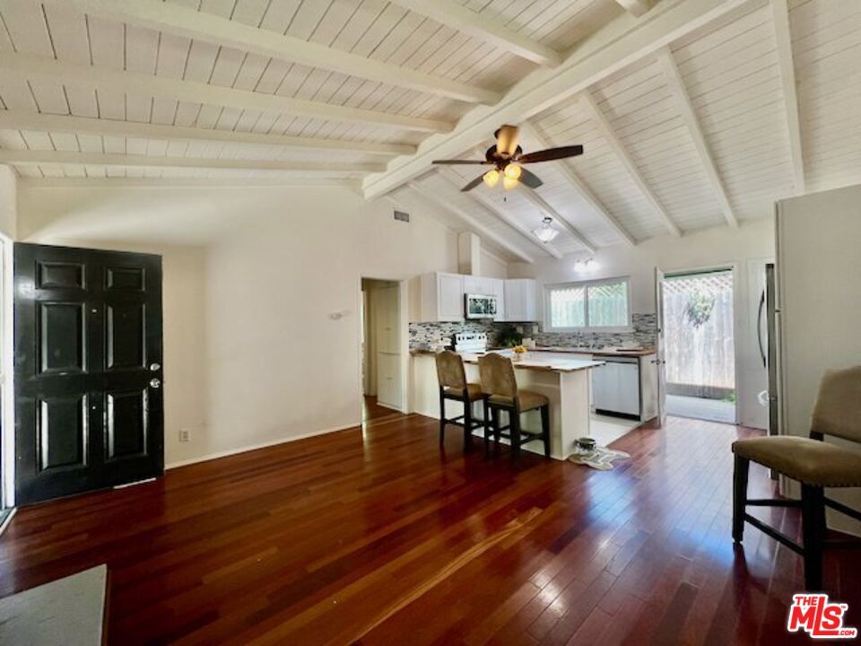 10749 Aqua Vista St, Los Angeles, CA 91602 - House Rental in Los ...