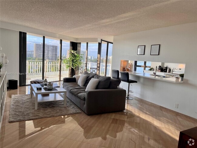 The Towers of Quayside Apartments for Rent with a Balcony - Miami, FL - 2 Rentals | Apartments.com