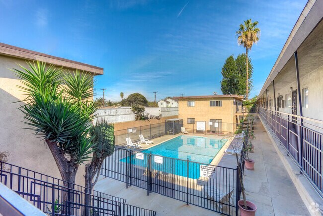 Apartments with Garages in Compton, CA - 12 Rentals | Apartments.com