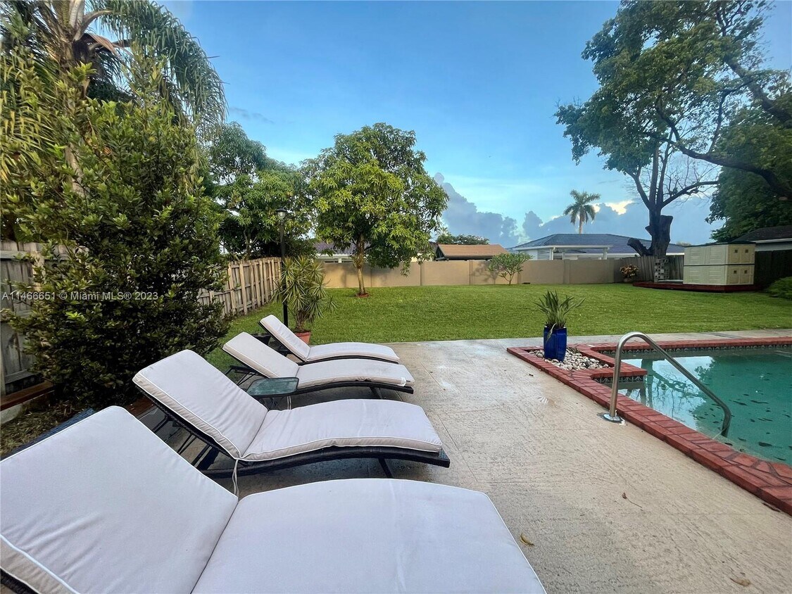 2025 SW 123rd Ct, Miami, FL 33175 - Casa en renta en Miami, FL ...
