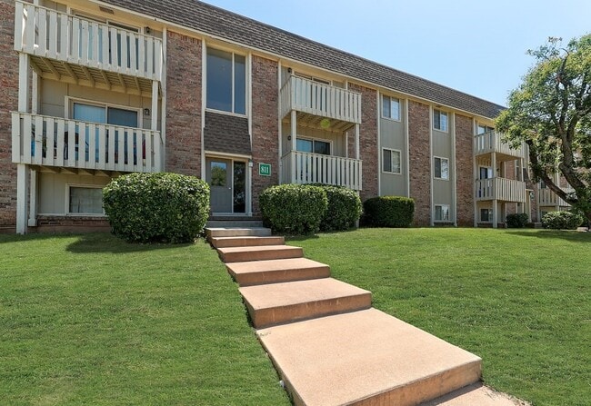 Hearth Hollow Apartments - Derby, KS | Apartments.com
