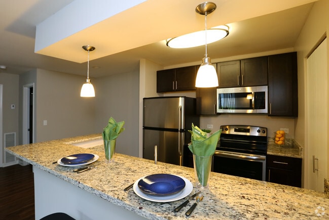 Forest Pointe Rentals - Lake Bluff, IL | Apartments.com