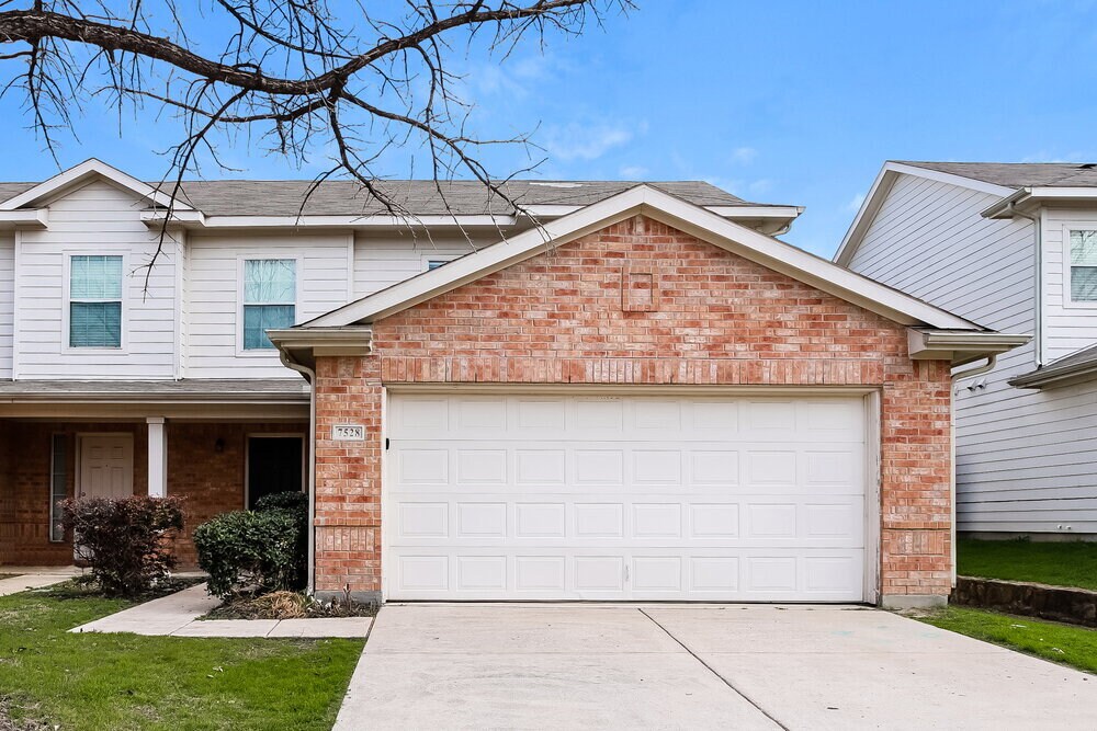 7528 Lazy Spur Blvd, Fort Worth, TX 76131 | Apartments.com