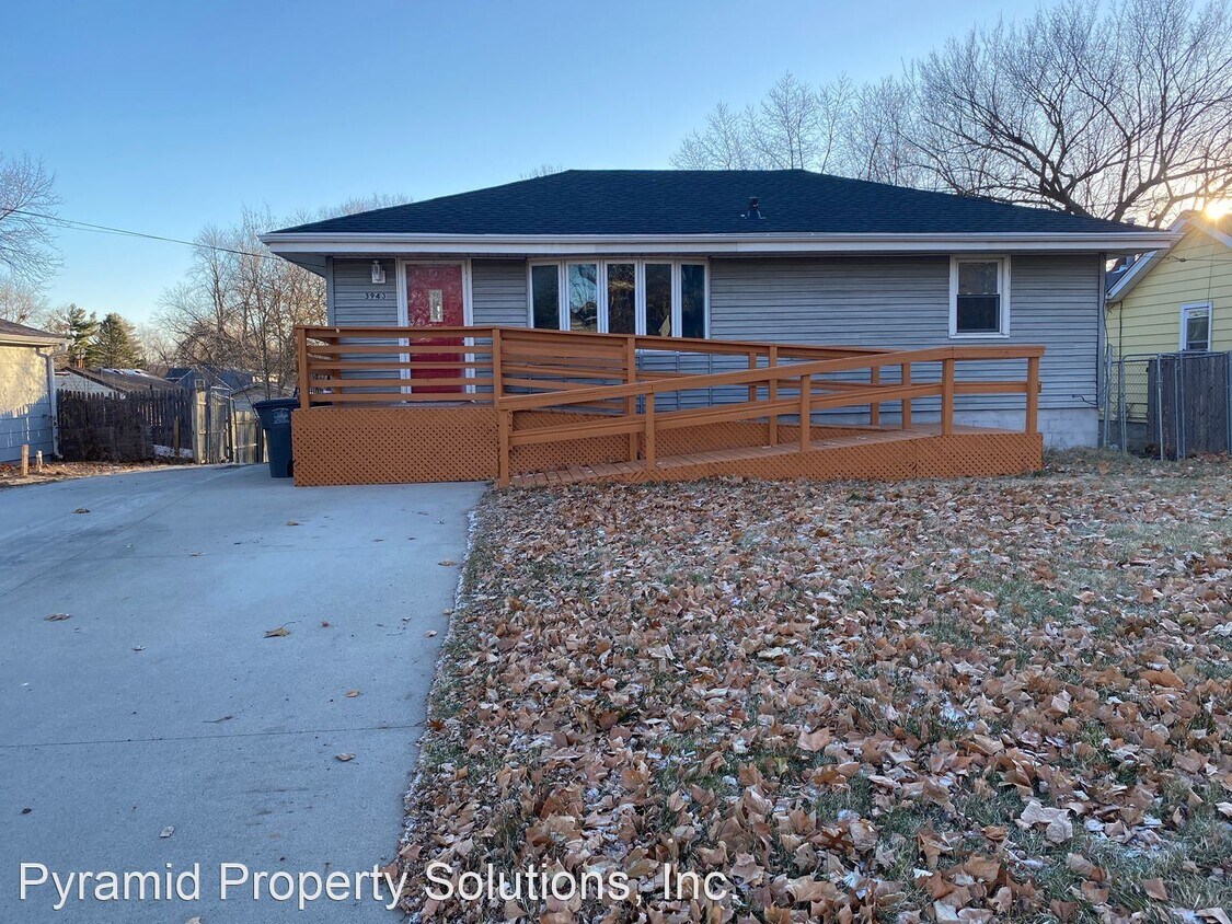 3943 E 30th St, Des Moines, IA 50317 - House Rental in Des Moines, IA ...