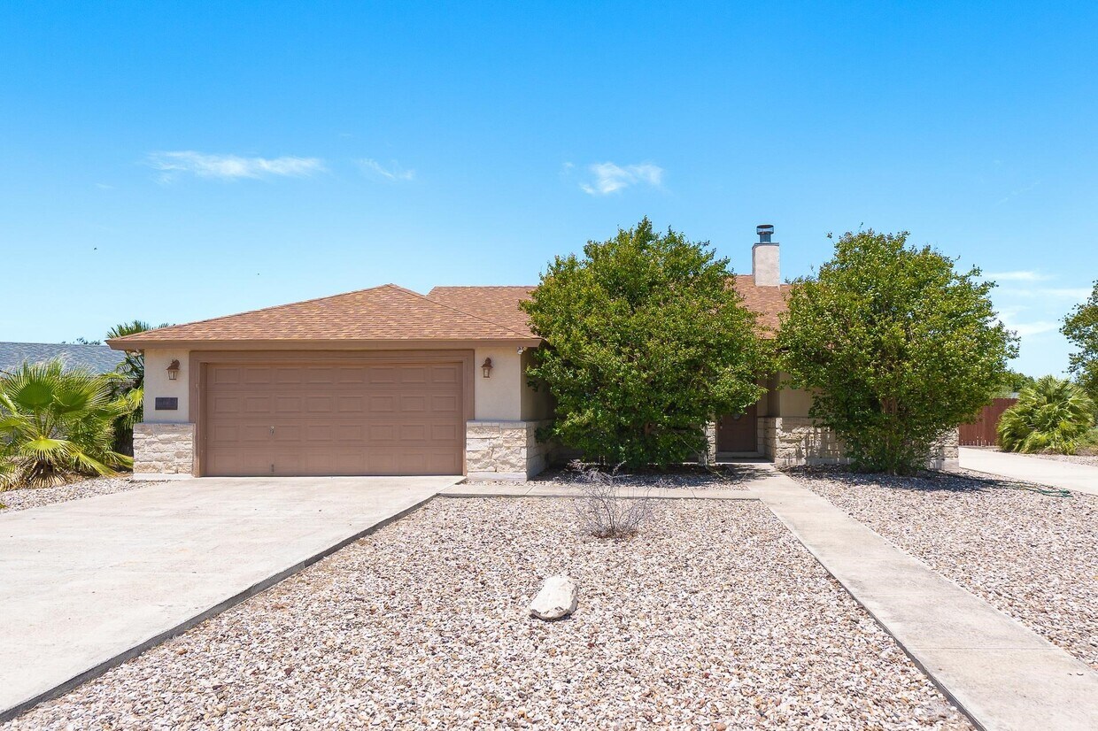 405 El Lago Camino, Del Rio, TX 78840 - House Rental in Del Rio, TX ...