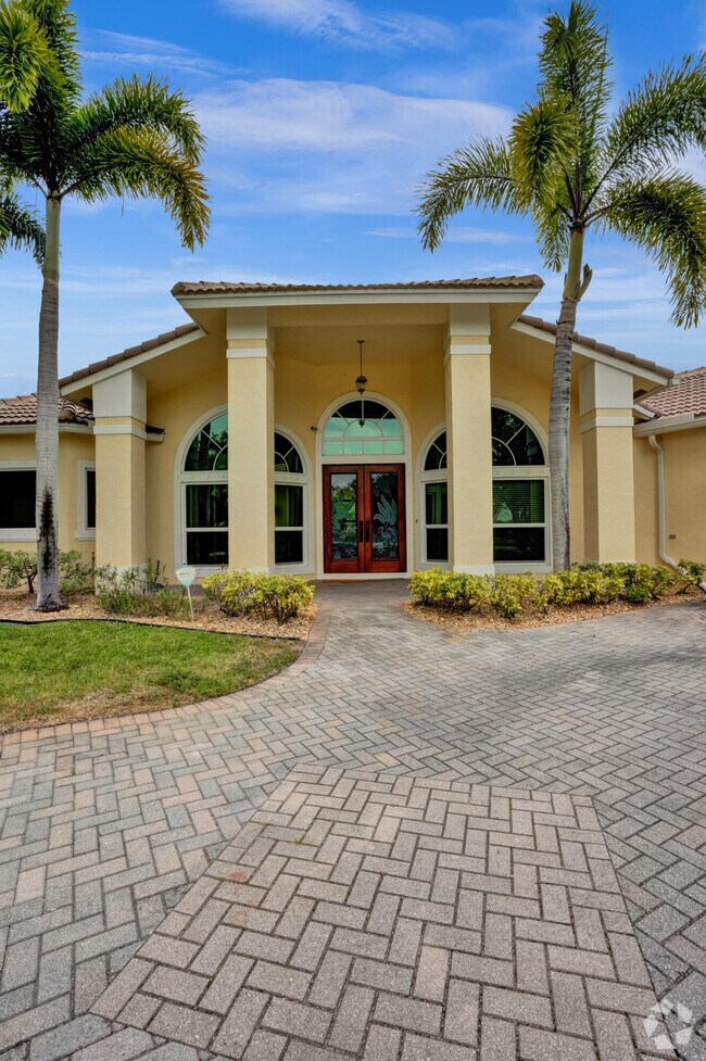 Rustic Ranches Apartments for Rent with a Garage - Wellington, FL - 2 ...