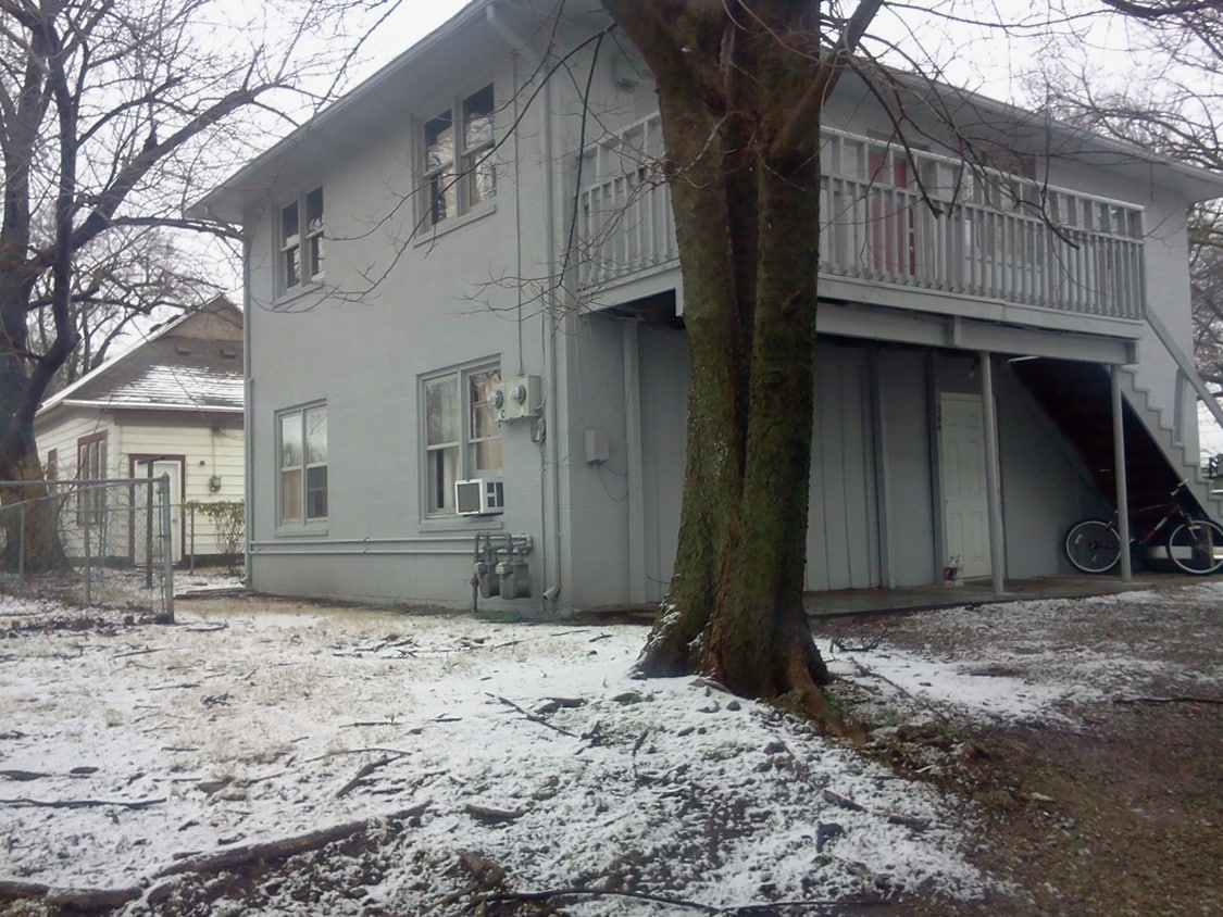 304 E Park St Unit 304 E Park Apt C, Pittsburg, KS 66762 - Room for ...