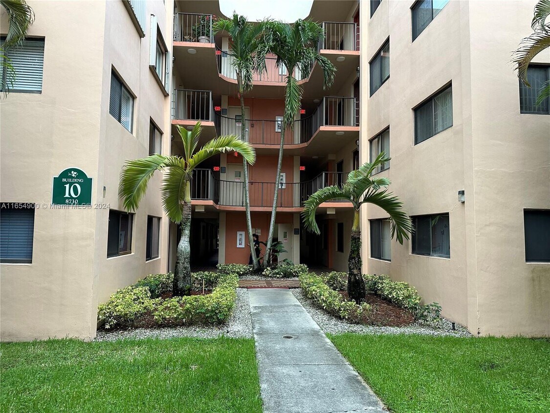 8730 SW 133Rd Avenue Rd Unidad 116, Miami, FL 33183 - Condominio de ...