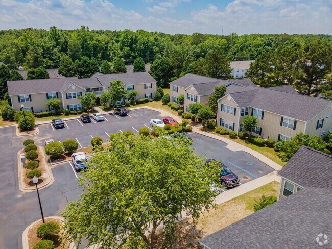 Charles Pointe Apartments for Rent with a Walk-In Closet - Florence, SC ...