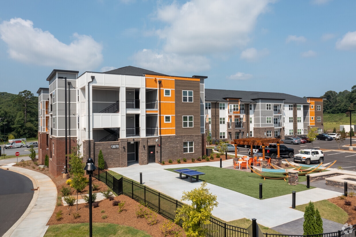 Signature Hartwell Village - 13060 Clemson Blvd Clemson, SC 29678 ...