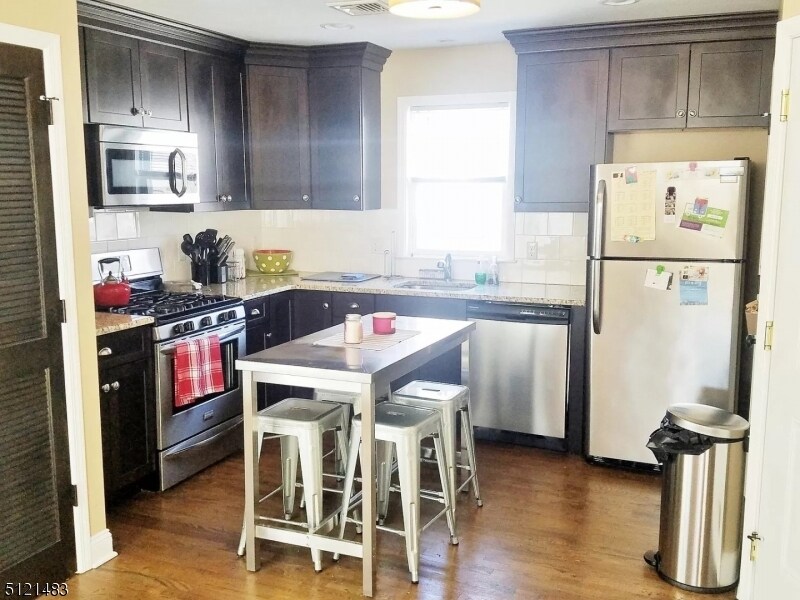 27 Phoenix Ave Unit 2, Morristown, NJ 07960 - Room for Rent in ...