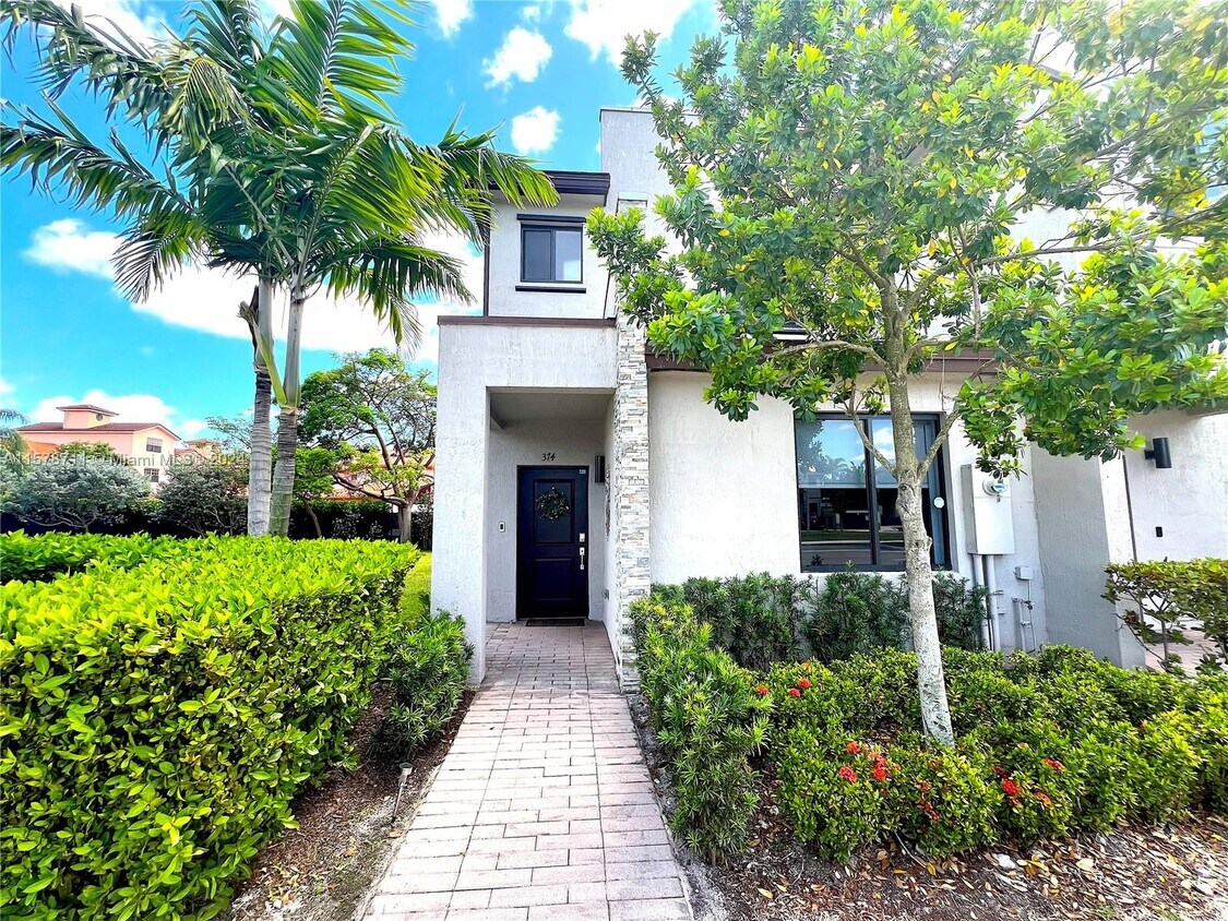 374 NE 208th Terrace, Miami, FL 33179 - Townhome Rentals in Miami FL ...
