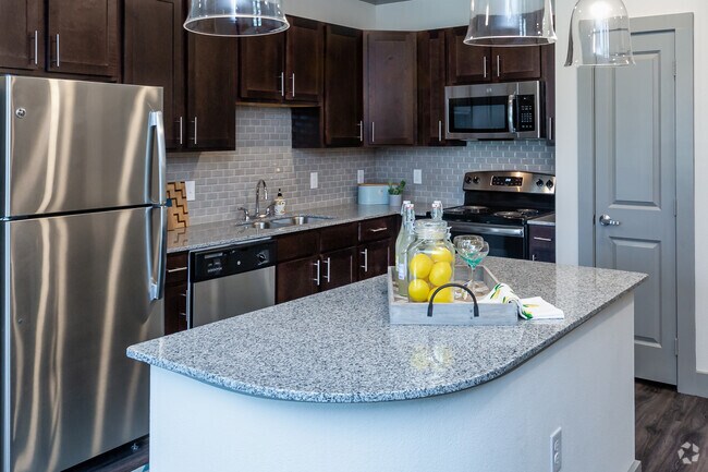 Lakeside Lofts Apartments - Farmers Branch, TX | Apartments.com