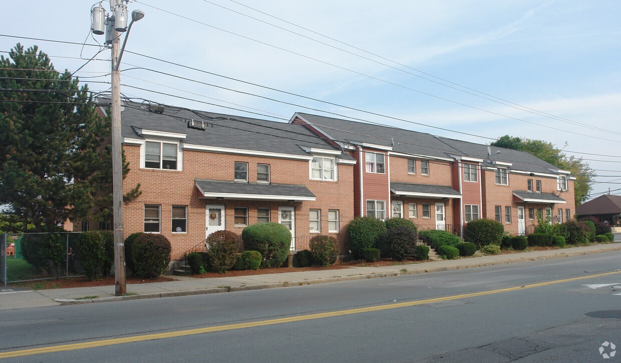 121 Lawrence St, Lawrence, MA 01841 - Apartments in Lawrence, MA ...
