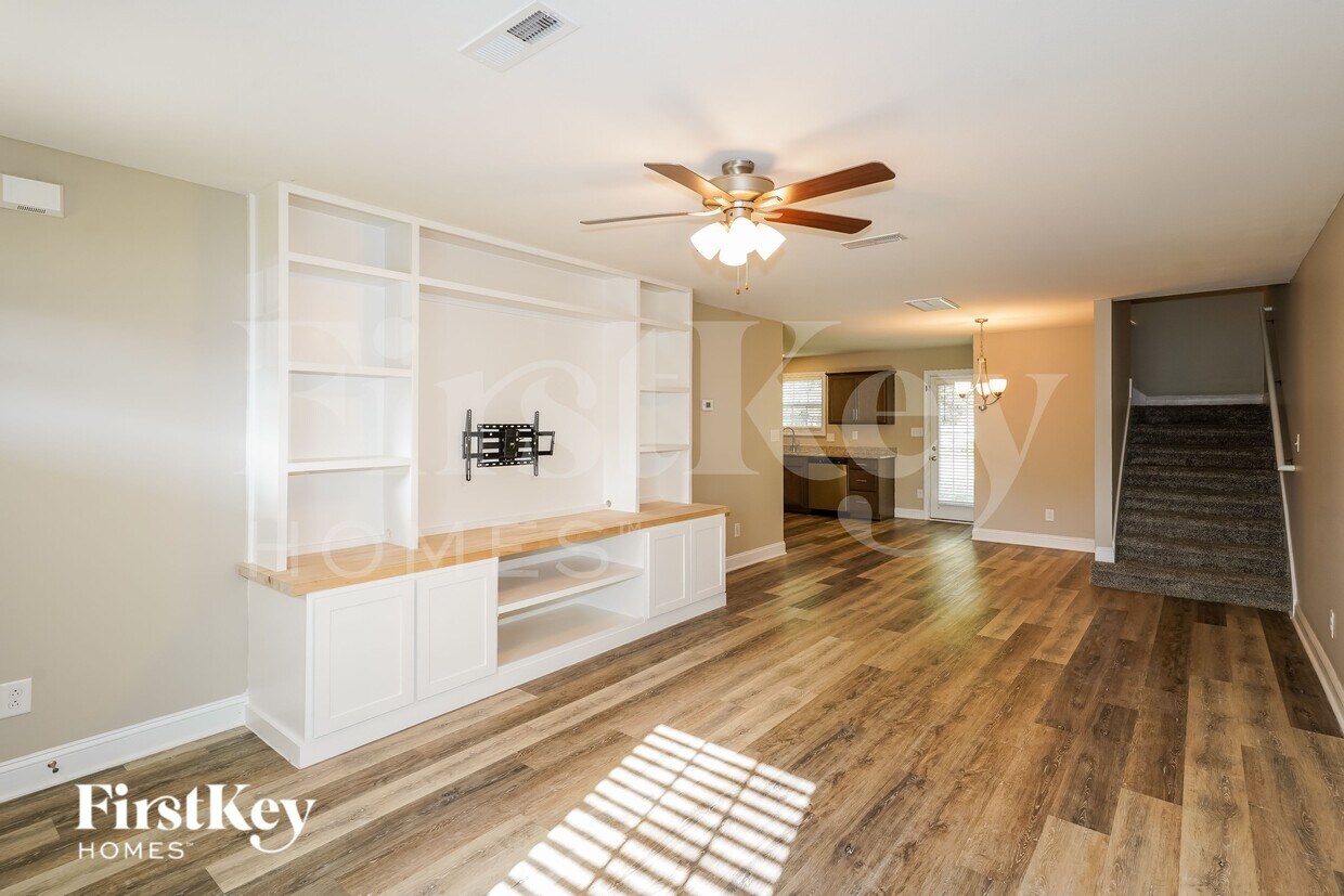 1086 Whitney Dr, Clarksville, TN 37042 | Apartments.com