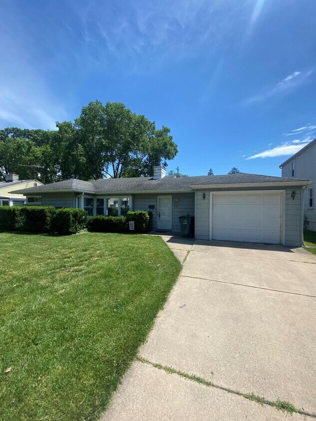 1828 Clifton Ave, Royal Oak, MI 48073 - House Rental in Royal Oak, MI ...