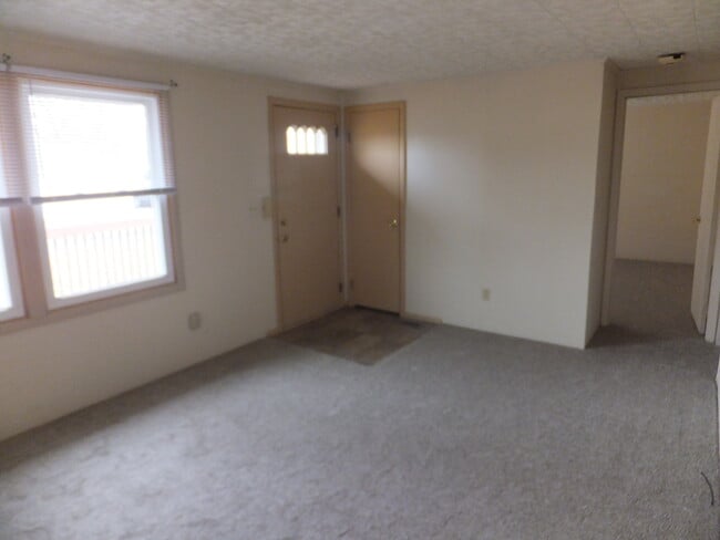 2302 East Jefferson Street, Warsaw, IN 46580 - Townhome Rentals in ...