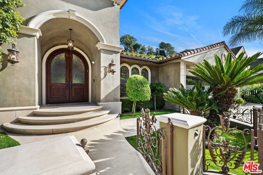 2108 San Ysidro Dr, Beverly Hills, CA 90210 - House Rental in Beverly ...