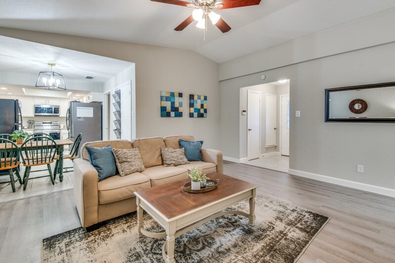 2108 Billy B Ave, Arlington, TX 76010 - House Rental in Arlington, TX ...