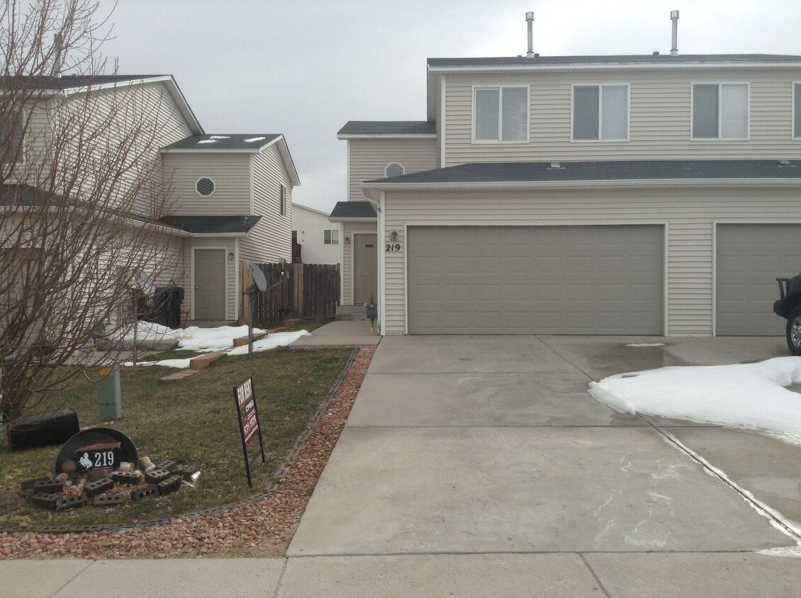 219 Patton Ave, Cheyenne, WY 82007 - House Rental in Cheyenne, WY ...