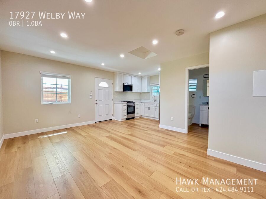 17927 Welby Way, Los Angeles, CA 91335 - House Rental in Los Angeles ...