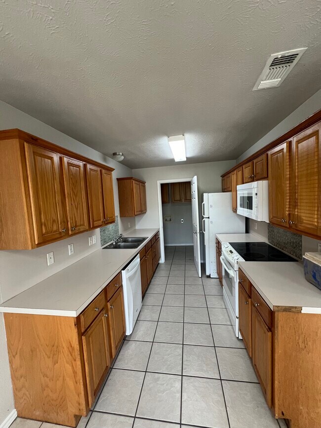 5122 Galloping Way, Texarkana, TX 75503 - Townhome Rentals in Texarkana ...