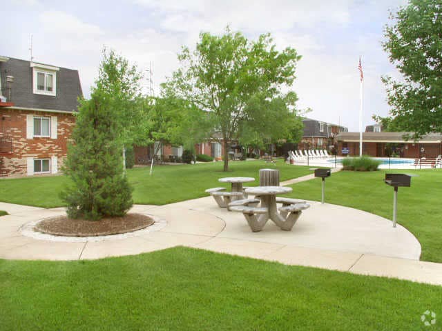Village Park at Eastborough - 7030 East Kellogg Dr N Wichita, KS 67207 ...