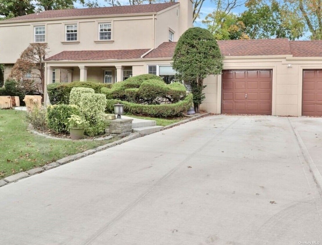 2 Ridge Rd, Albertson, NY 11507 - House Rental in Albertson, NY ...