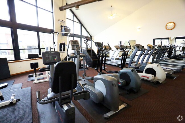 Park Ridge Commons Apartments - Des Plaines, IL | Apartments.com