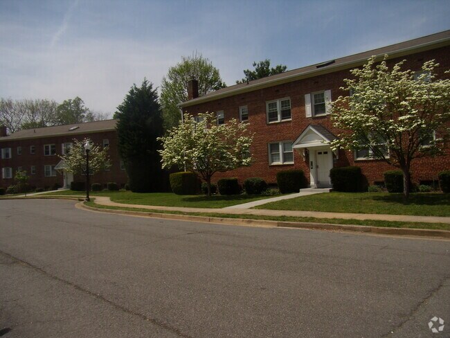 Westover Village Apartments under $2,500 - Arlington, VA - 1 Rentals ...