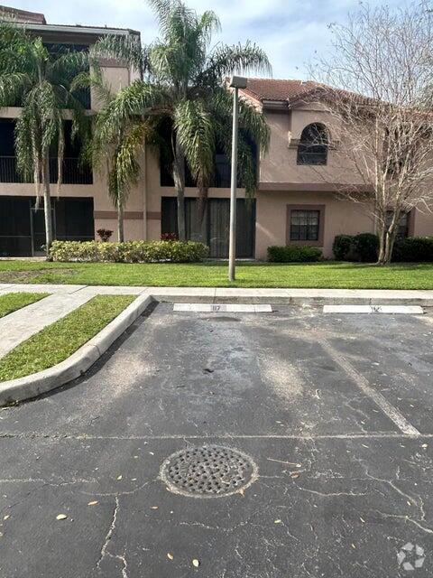 Fountain Springs Apartments for Rent with High Ceilings - Plantation ...