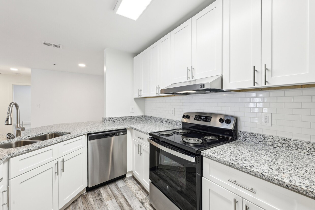 Wesley St. Claire Apartments at Lawrenceville - 3350 Sweetwater Rd ...