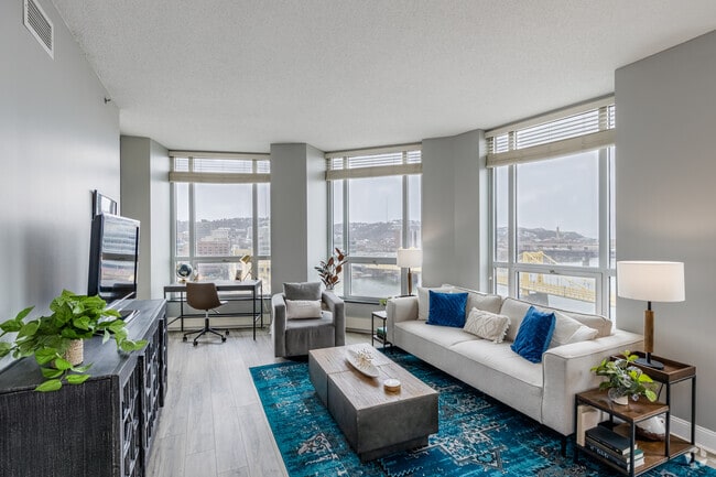 Apartments for Rent with a Walk-In Closet in The Point, Pittsburgh ...