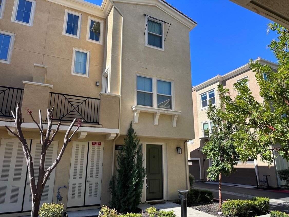 1905 Trento Loop, Milpitas, CA 95035 - Townhome Rentals in Milpitas CA | Apartments.com