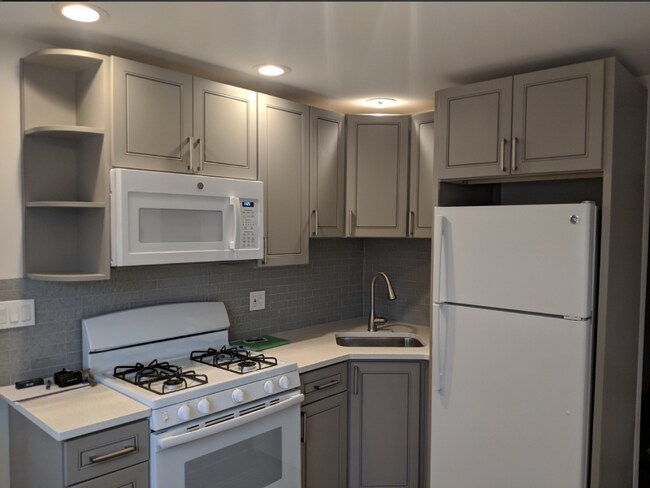 3143 S Halsted St Unit 2nd FL Rear, Chicago, IL 60608 | Apartments.com