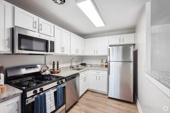 Madison Manor Apartments under $2,500 - Arlington, VA - Updated Today ...