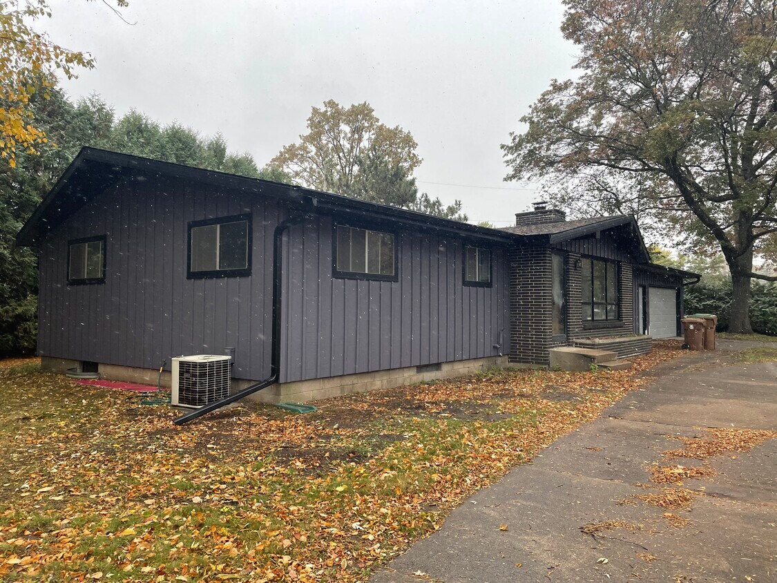 2909 Heffron St, Stevens Point, WI 54481 - House Rental in Stevens ...