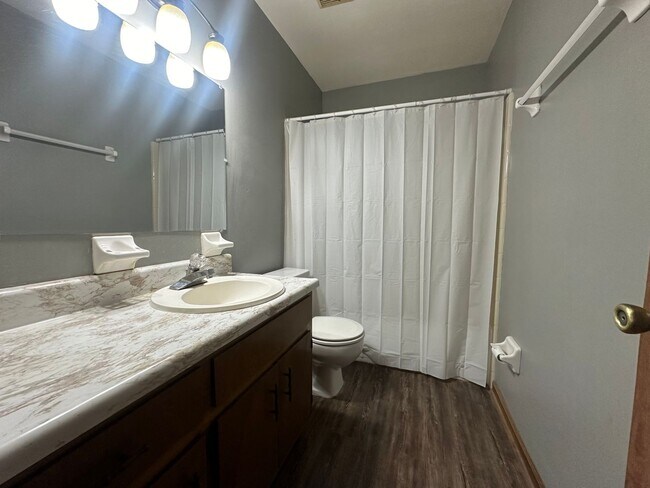 475 Teal Ln Unit D, Tallahassee, FL 32308 - Room for Rent in ...