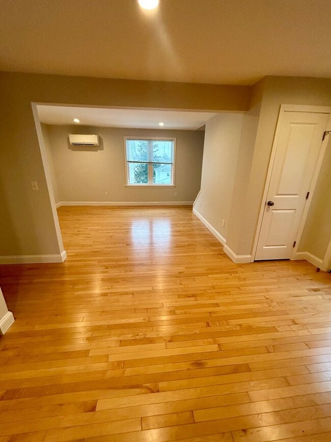 118 Ashcraft Rd Unit 2, New London, CT 06320 - Room for Rent in New ...