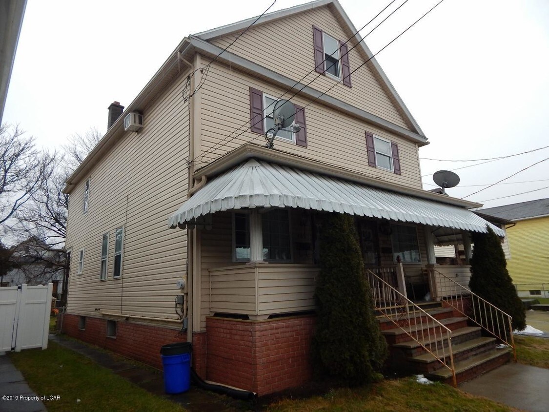 465 Wyoming St, Warrior Run, PA 18706 - Townhome Rentals in Warrior Run ...