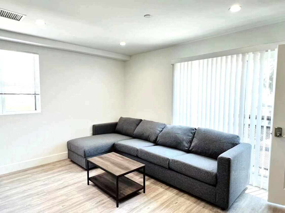 1479 W 36th St, Los Angeles, CA 90018 - 1479 W 36th St Los Angeles, CA - Apartments for Rent in ...