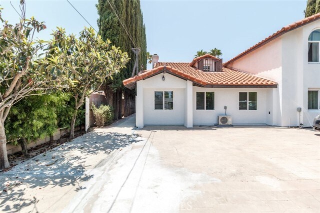 8137 Geyser Ave, Reseda, CA 91355 - House Rental in Reseda, CA ...