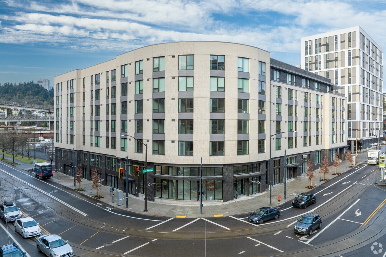 Waterleaf - 2065 S River Pky Portland, OR 97201 | Apartments.com