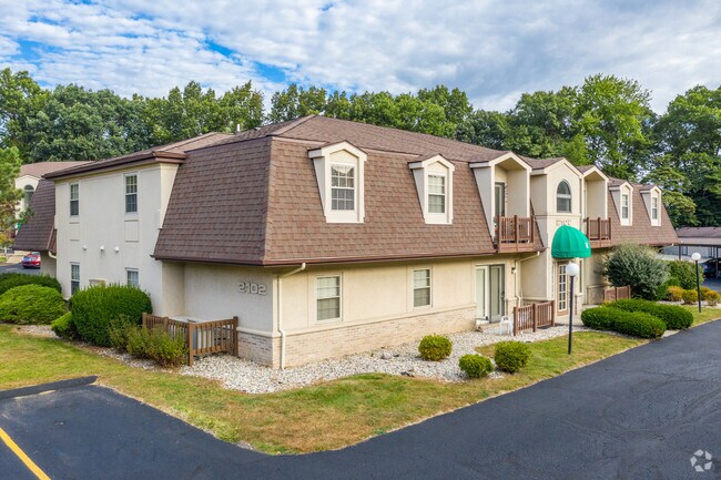 Whitmer-Trilby Apartments for Rent with Hardwood Floors - Toledo, OH ...