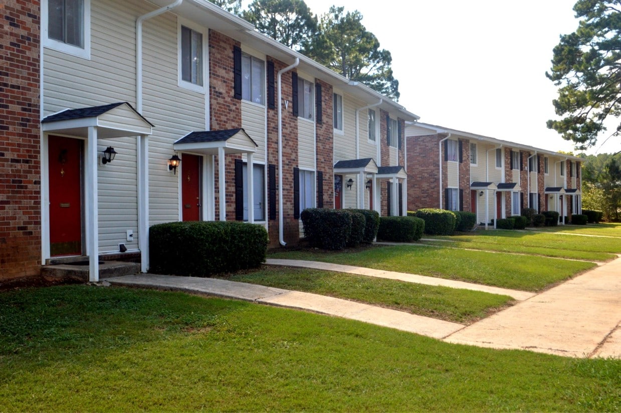 Amber Chase - 751 E Northside Dr Greenwood, SC 29649 | Apartments.com