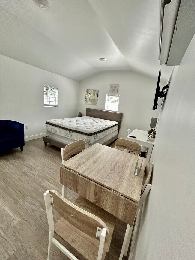 Medulla FL Condos for Rent from $1,350