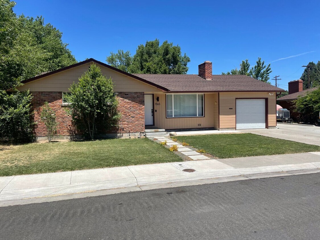 1565 Vulgamore Pl, Reno, NV 89509 - House Rental in Reno, NV ...