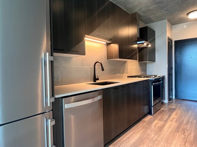 108 N Sangamon St, Chicago, IL 60607 - Condo for Rent in Chicago, IL ...